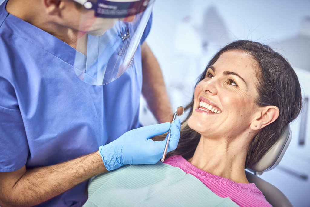 Key Differences Between Dental Crowns & Veneers